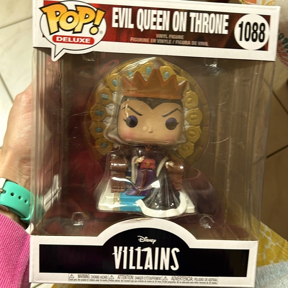 Funko | Toys | Funko Pop Deluxe Evil Queen On Throne 88 | Poshmark
